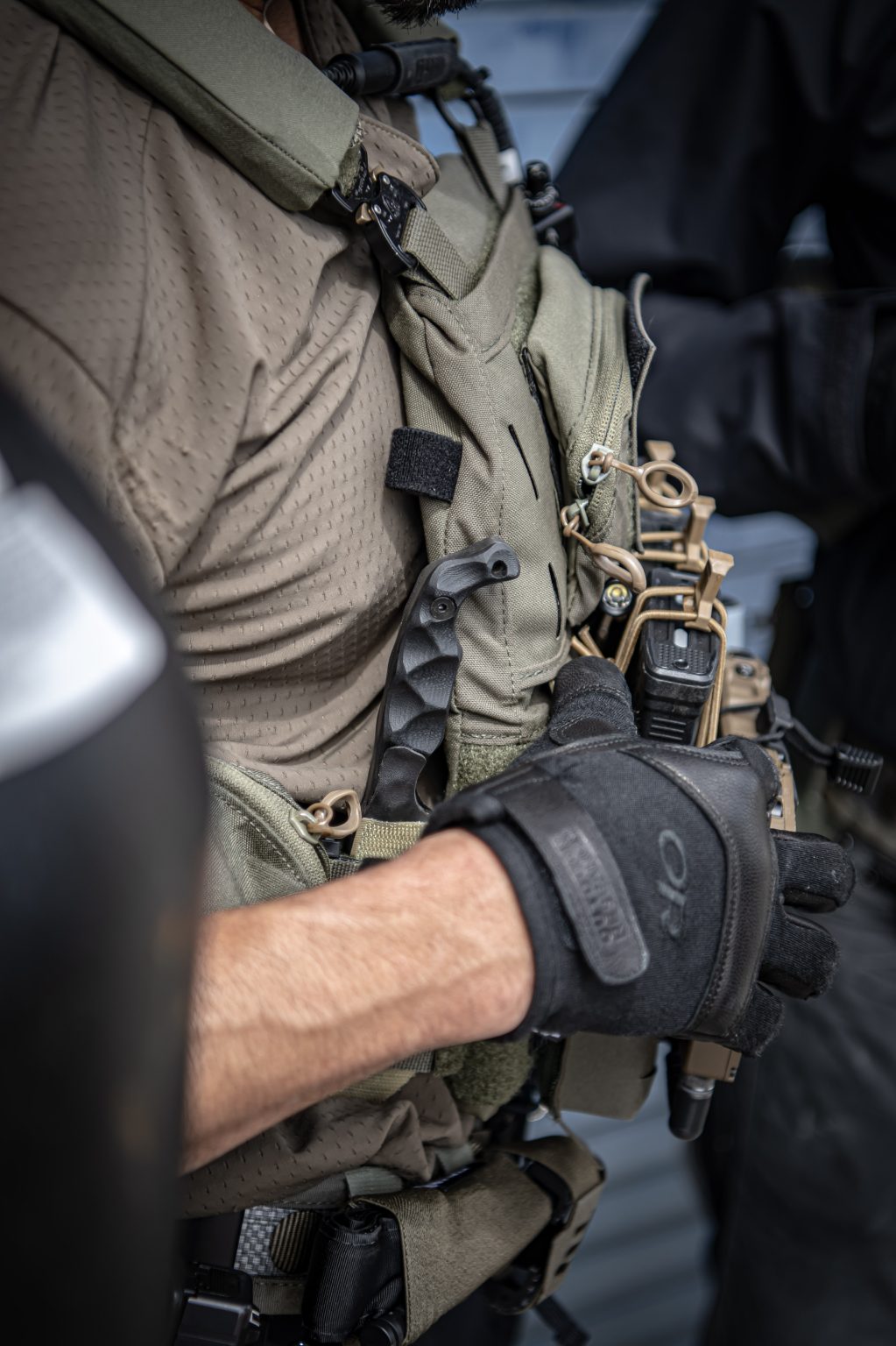 The Best Compact Military Knives for Covert Carry - Stroup Knives